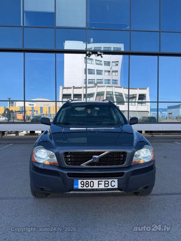 Pelēks Volvo XC90 2005 Tallina, ar dzinēja tilpumu 2.40 L un nobraukumu 387 tūkst. km par 3799 €, foto 2 vietnē AUTOMOTO.COM.LV