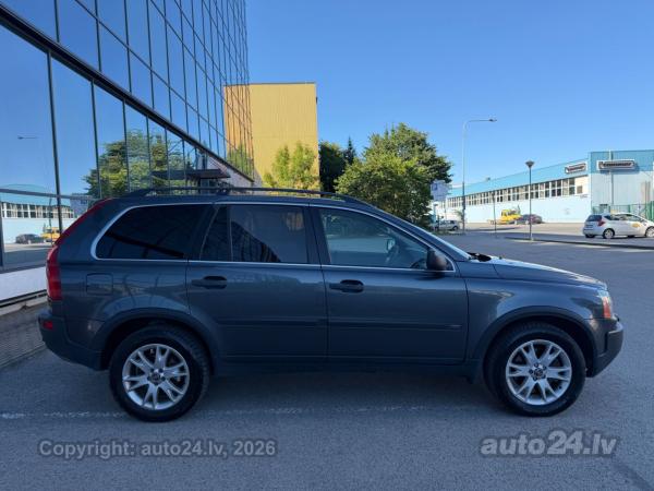 Pelēks Volvo XC90 2005 Tallina, ar dzinēja tilpumu 2.40 L un nobraukumu 387 tūkst. km par 3799 €, foto 5 vietnē AUTOMOTO.COM.LV