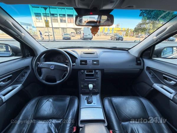 Pelēks Volvo XC90 2005 Tallina, ar dzinēja tilpumu 2.40 L un nobraukumu 387 tūkst. km par 3799 €, foto 9 vietnē AUTOMOTO.COM.LV