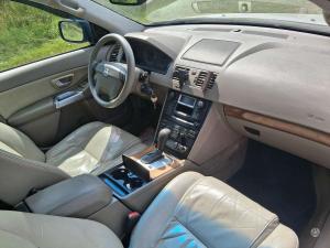 Grey Volvo XC90 2005 in Marijampole, with an engine capacity of 2.40 L and mileage of 343 thousand km for 3950 €, photo 15 on AUTOMOTO.COM.LV