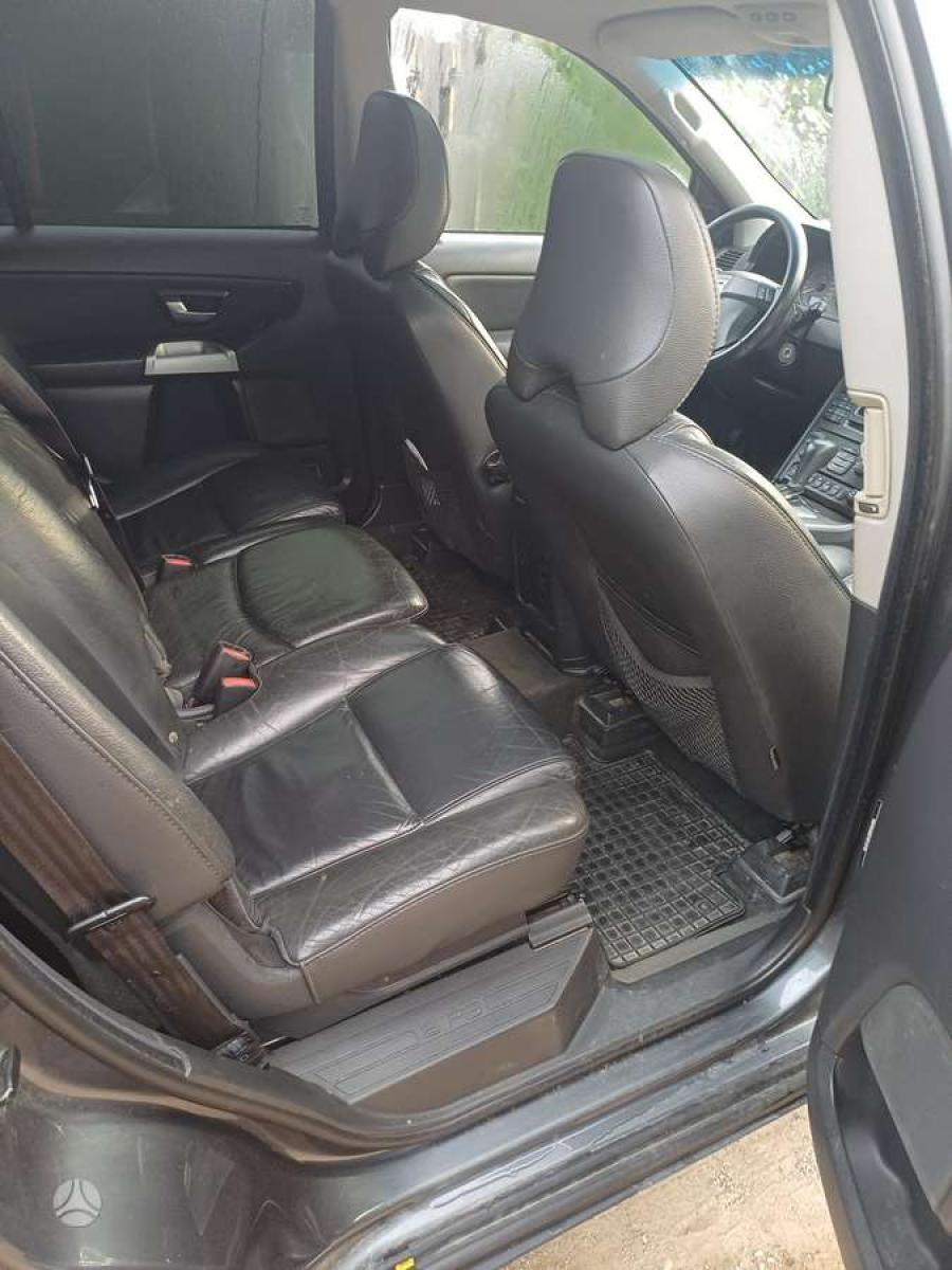 Pelēks Volvo XC90 2006 Viļņa, ar dzinēja tilpumu 2.40 L un nobraukumu 328 tūkst. km par 3999 €, foto 4 vietnē AUTOMOTO.COM.LV