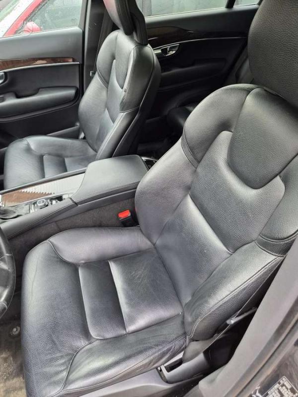 Grey Volvo XC90 2016 in Kelme, with an engine capacity of 2.00 L and mileage of 200 thousand km for 11500 €, photo 6 on AUTOMOTO.COM.LV