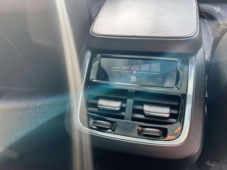 Pelēks Volvo XC90 2018 Klaipėda, ar dzinēja tilpumu 1.97 L un nobraukumu 181 tūkst. km par 23900 €, foto 9 vietnē AUTOMOTO.COM.LV