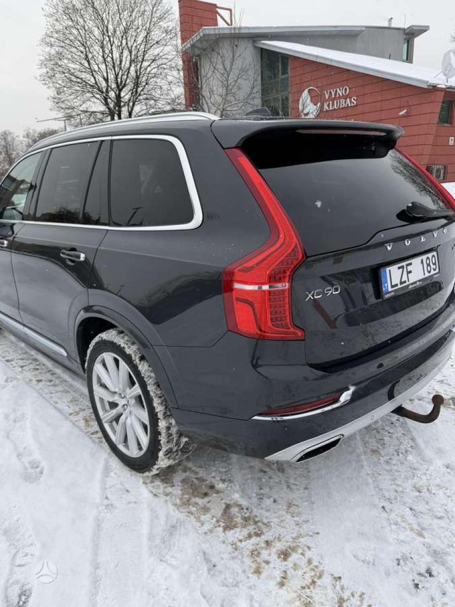 Grey Volvo XC90 2019 in Vilnius, with an engine capacity of 1.97 L and mileage of 111 thousand km for 31300 €, photo 2 on AUTOMOTO.COM.LV