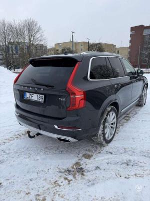 Grey Volvo XC90 2019 in Vilnius, with an engine capacity of 1.97 L and mileage of 111 thousand km for 31300 €, photo 3 on AUTOMOTO.COM.LV