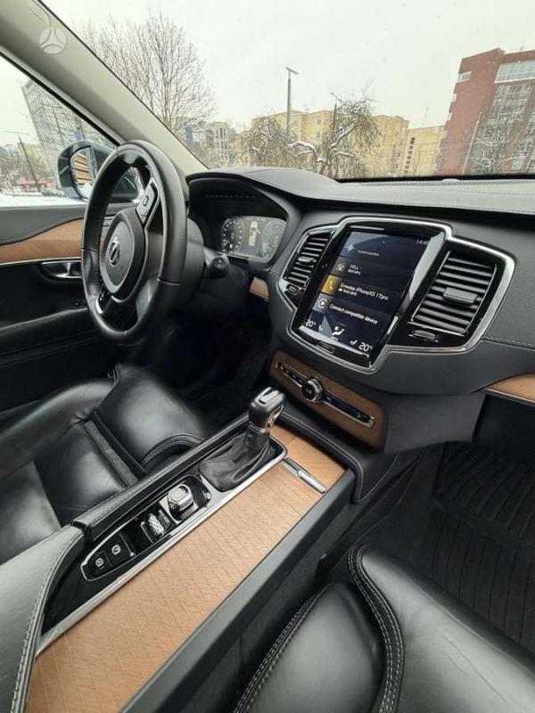 Pelēks Volvo XC90 2019 Viļņa, ar dzinēja tilpumu 1.97 L un nobraukumu 111 tūkst. km par 31300 €, foto 7 vietnē AUTOMOTO.COM.LV