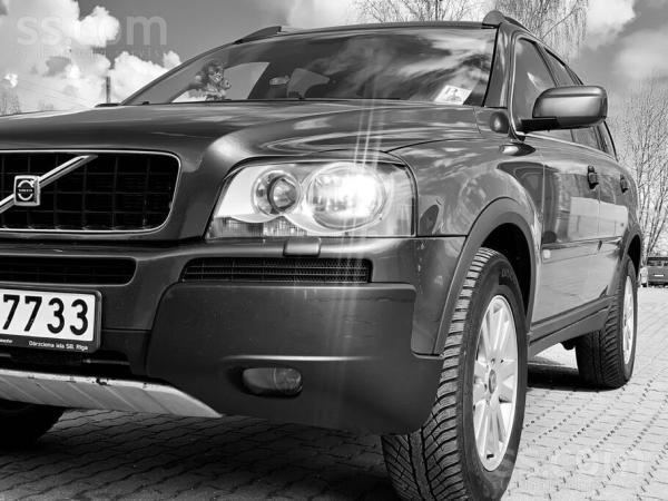Pelēks Volvo XC90 2006 Rīga, ar dzinēja tilpumu 2.40 L un nobraukumu 520 tūkst. km par 5500 €, foto 1 vietnē AUTOMOTO.COM.LV