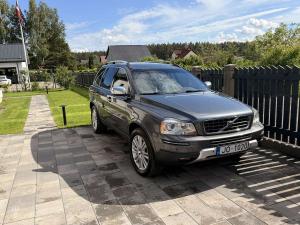Pelēks Volvo XC90 2007 Rīga, ar dzinēja tilpumu 2.40 L un nobraukumu 293 tūkst. km par 6590 €, foto  vietnē AUTOMOTO.COM.LV