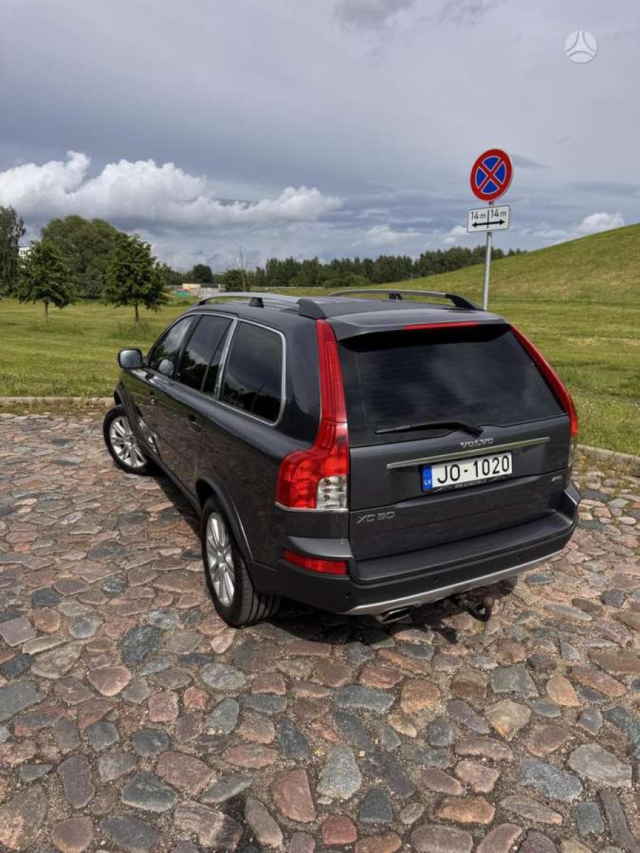 Pelēks Volvo XC90 2007 Rīga, ar dzinēja tilpumu 2.40 L un nobraukumu 293 tūkst. km par 6590 €, foto 6 vietnē AUTOMOTO.COM.LV