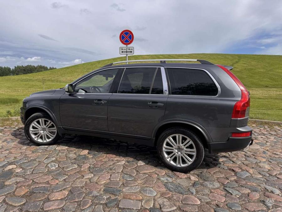 Pelēks Volvo XC90 2007 Rīga, ar dzinēja tilpumu 2.40 L un nobraukumu 293 tūkst. km par 6590 €, foto 8 vietnē AUTOMOTO.COM.LV