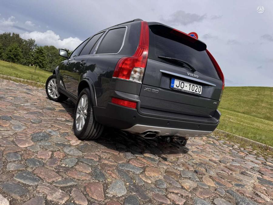 Pelēks Volvo XC90 2007 Rīga, ar dzinēja tilpumu 2.40 L un nobraukumu 293 tūkst. km par 6590 €, foto 9 vietnē AUTOMOTO.COM.LV