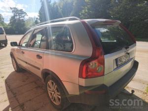 Grey Volvo XC90 2004 in Aizkraukle, with an engine capacity of 2.40 L and mileage of 444 thousand km for 1700 €, photo 4 on AUTOMOTO.COM.LV