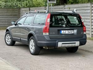 Grey Volvo XC90 2005 in Jelgava, with an engine capacity of 2.40 L and mileage of 338 thousand km for 2700 €, photo 2 on AUTOMOTO.COM.LV