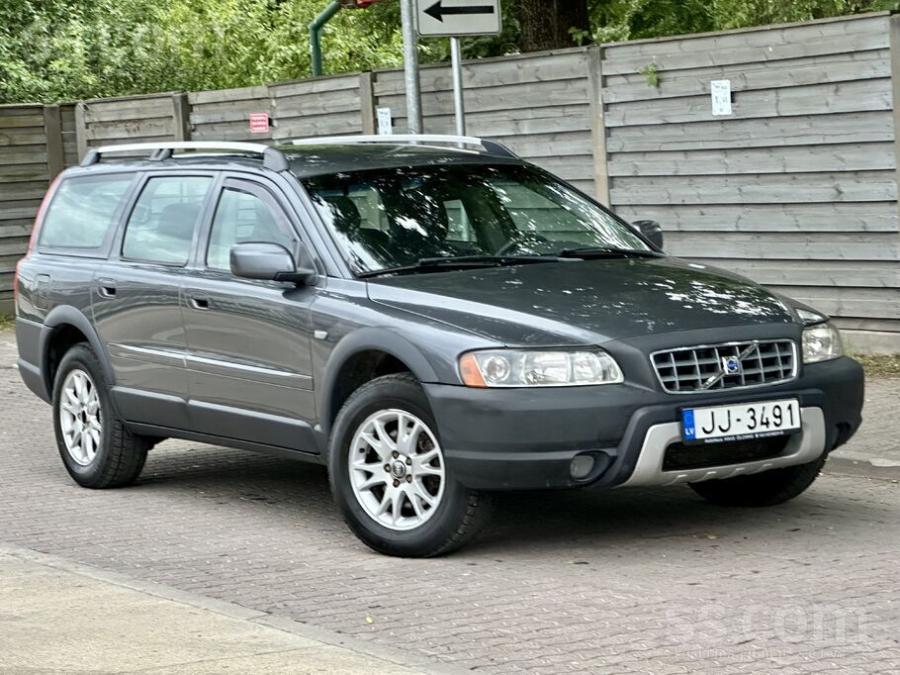 Grey Volvo XC90 2005 in Jelgava, with an engine capacity of 2.40 L and mileage of 338 thousand km for 2700 €, photo 3 on AUTOMOTO.COM.LV