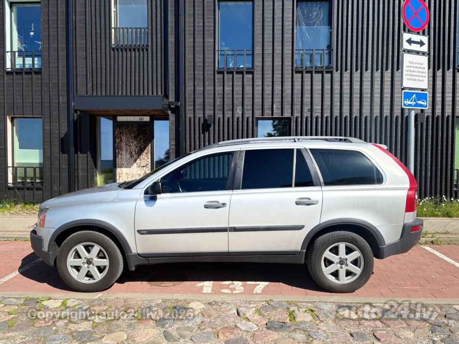 Grey Volvo XC90 2005 in Tallinn, with an engine capacity of 2.40 L and mileage of 283 thousand km for 4800 €, photo 5 on AUTOMOTO.COM.LV