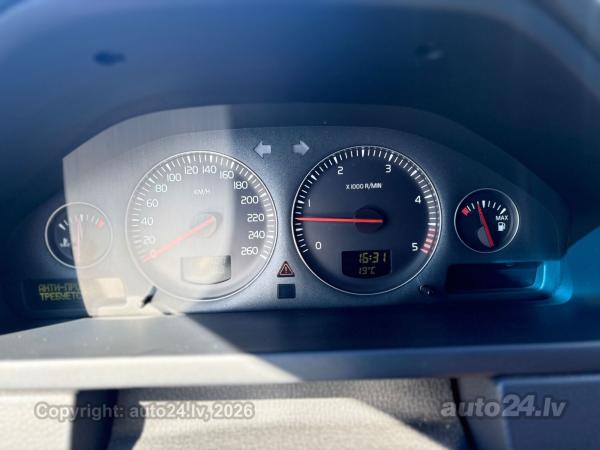 Серый Вольво ХС90 2005 в Таллин, объемом двигателя 2.40 л и пробегом 283 тыс. км за 4800 €, фото 10 на AUTOMOTO.COM.LV