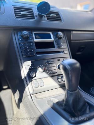 Grey Volvo XC90 2005 in Tallinn, with an engine capacity of 2.40 L and mileage of 283 thousand km for 4800 €, photo 12 on AUTOMOTO.COM.LV