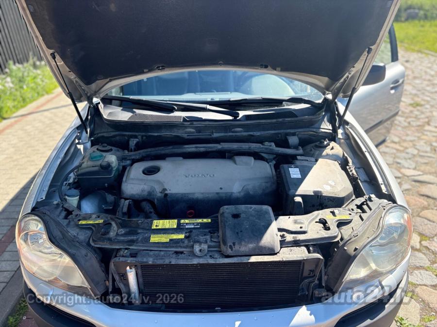 Grey Volvo XC90 2005 in Tallinn, with an engine capacity of 2.40 L and mileage of 283 thousand km for 4800 €, photo 19 on AUTOMOTO.COM.LV