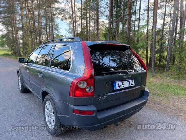 Grey Volvo XC90 2006 in Tallinn, with an engine capacity of 2.40 L and mileage of 0 thousand km for 3300 €, photo 5 on AUTOMOTO.COM.LV