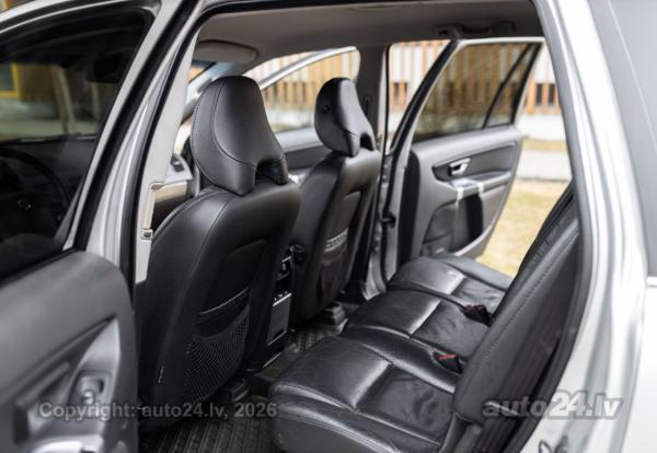 Pelēks Volvo XC90 2007 Tallina, ar dzinēja tilpumu 2.40 L un nobraukumu 293 tūkst. km par 5490 €, foto 8 vietnē AUTOMOTO.COM.LV