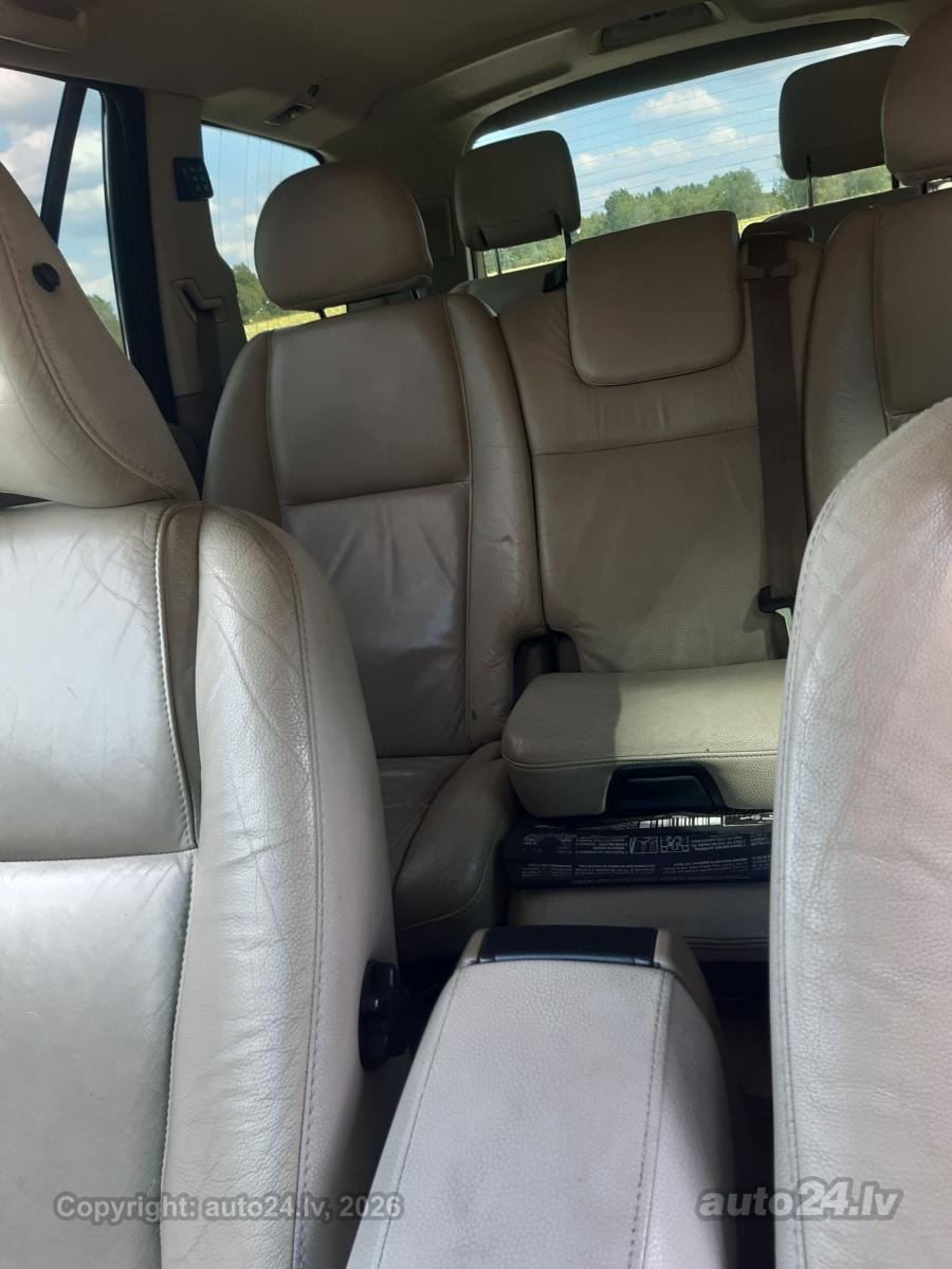 Grey Volvo XC90 2007 in Rapla, with an engine capacity of 2.40 L and mileage of 542 thousand km for 1900 €, photo 9 on AUTOMOTO.COM.LV