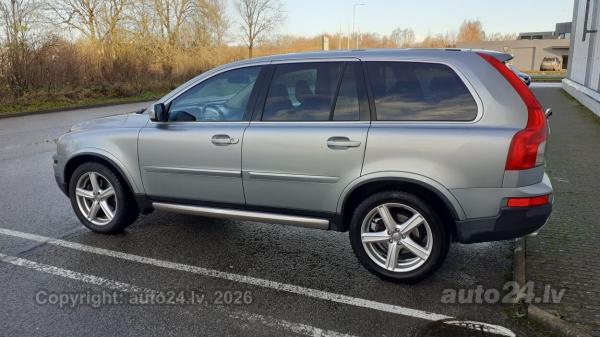 Pelēks Volvo XC90 2007 Kuresāre, ar dzinēja tilpumu 2.40 L un nobraukumu 375 tūkst. km par 2900 €, foto 5 vietnē AUTOMOTO.COM.LV