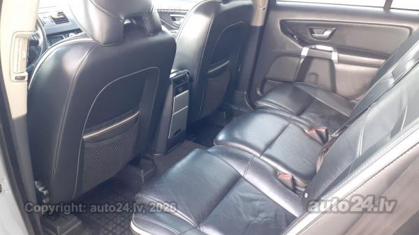 Pelēks Volvo XC90 2007 Kuresāre, ar dzinēja tilpumu 2.40 L un nobraukumu 375 tūkst. km par 2900 €, foto 7 vietnē AUTOMOTO.COM.LV