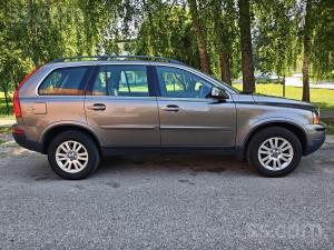 Pelēks Volvo XC90 2007 Ludza, ar dzinēja tilpumu 2.40 L un nobraukumu 260 tūkst. km par 5290 €, foto  vietnē AUTOMOTO.COM.LV