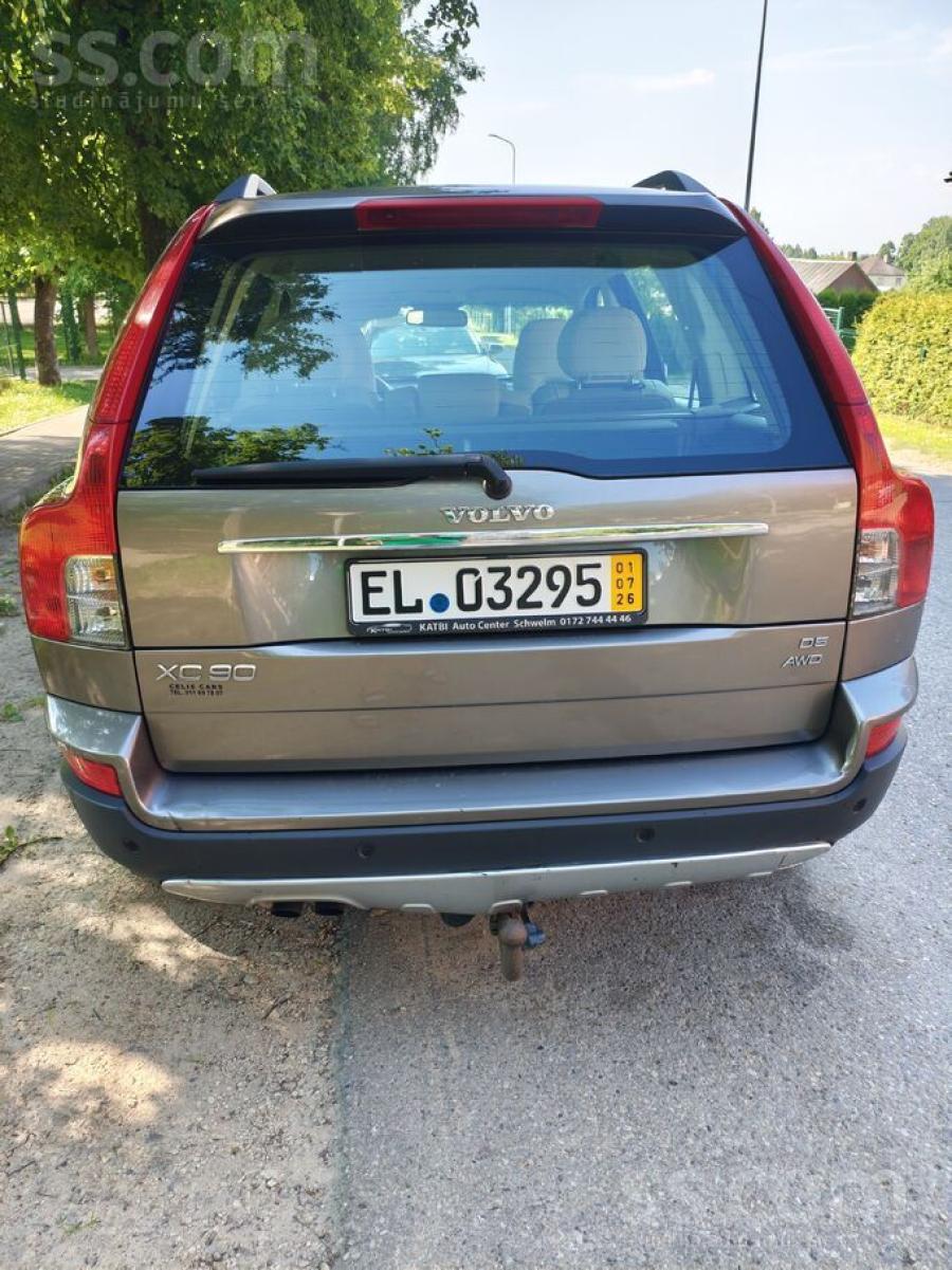 Pelēks Volvo XC90 2007 Ludza, ar dzinēja tilpumu 2.40 L un nobraukumu 260 tūkst. km par 5290 €, foto 9 vietnē AUTOMOTO.COM.LV