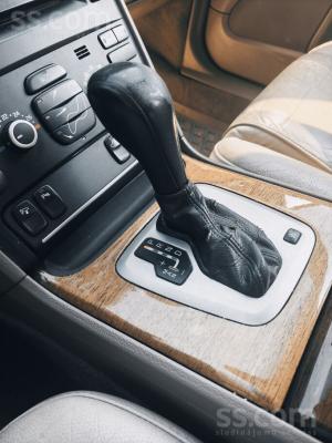Pelēks Volvo XC90 2007 Ludza, ar dzinēja tilpumu 2.40 L un nobraukumu 260 tūkst. km par 5290 €, foto 16 vietnē AUTOMOTO.COM.LV