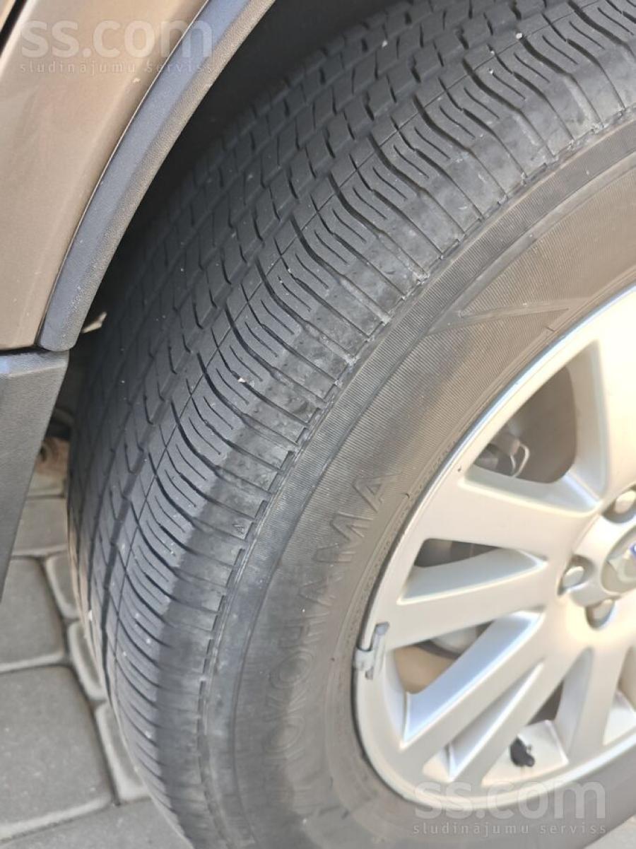 Pelēks Volvo XC90 2007 Ludza, ar dzinēja tilpumu 2.40 L un nobraukumu 260 tūkst. km par 5290 €, foto 22 vietnē AUTOMOTO.COM.LV
