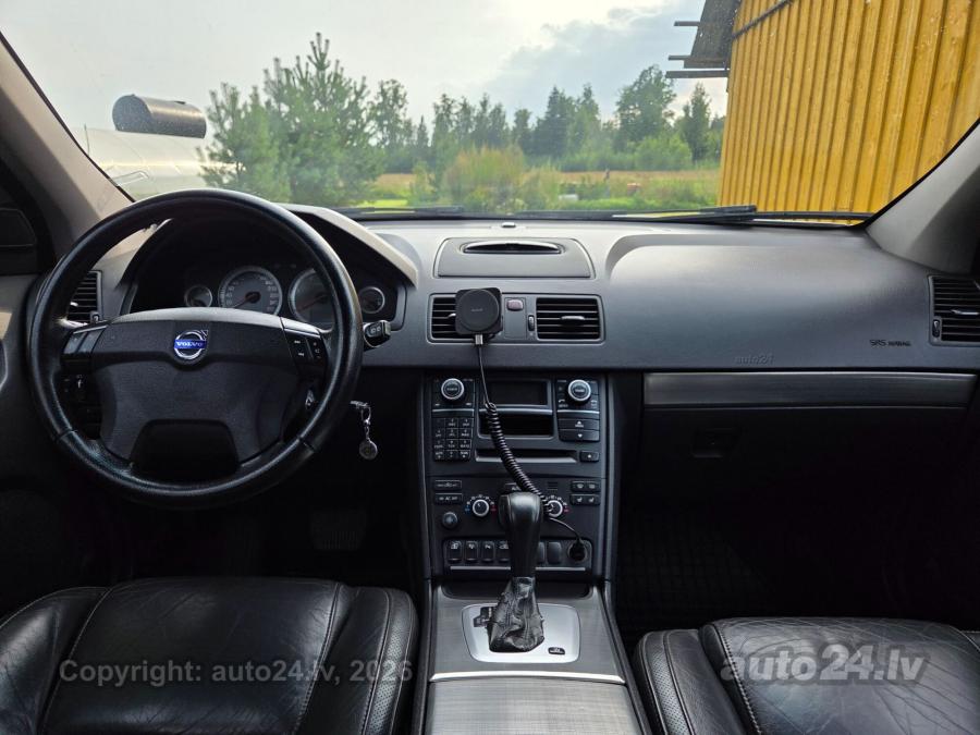 Pelēks Volvo XC90 2007 Pērnava, ar dzinēja tilpumu 2.40 L un nobraukumu 440 tūkst. km par 6500 €, foto 8 vietnē AUTOMOTO.COM.LV