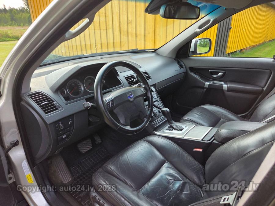 Pelēks Volvo XC90 2007 Pērnava, ar dzinēja tilpumu 2.40 L un nobraukumu 440 tūkst. km par 6500 €, foto 9 vietnē AUTOMOTO.COM.LV