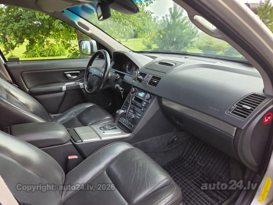 Pelēks Volvo XC90 2007 Pērnava, ar dzinēja tilpumu 2.40 L un nobraukumu 440 tūkst. km par 6500 €, foto 10 vietnē AUTOMOTO.COM.LV