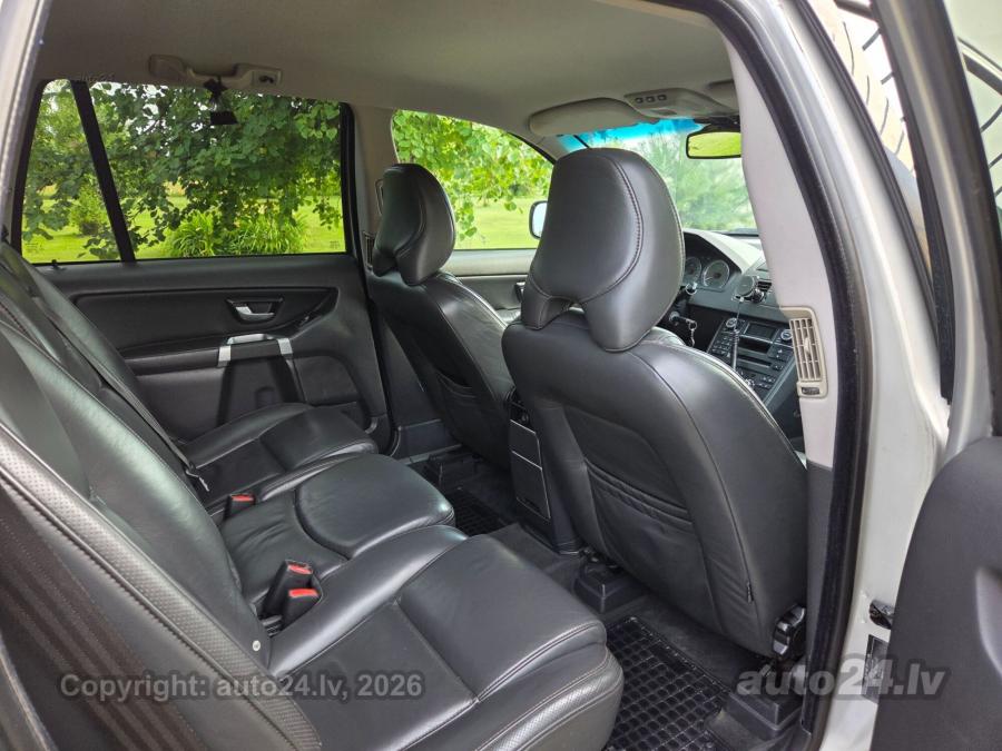 Pelēks Volvo XC90 2007 Pērnava, ar dzinēja tilpumu 2.40 L un nobraukumu 440 tūkst. km par 6500 €, foto 11 vietnē AUTOMOTO.COM.LV