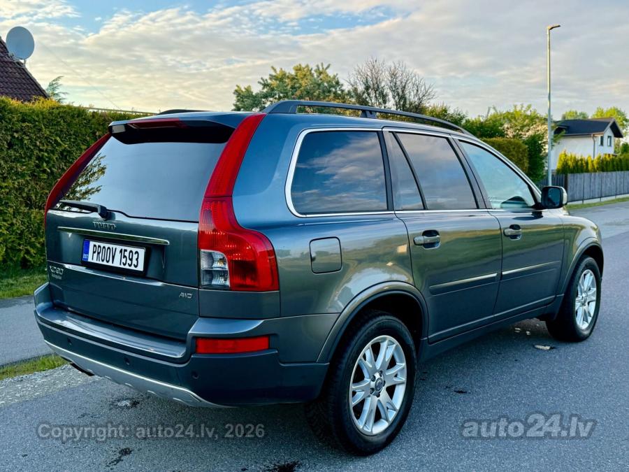 Pelēks Volvo XC90 2008 Tallina, ar dzinēja tilpumu 2.40 L un nobraukumu 298 tūkst. km par 4990 €, foto 9 vietnē AUTOMOTO.COM.LV