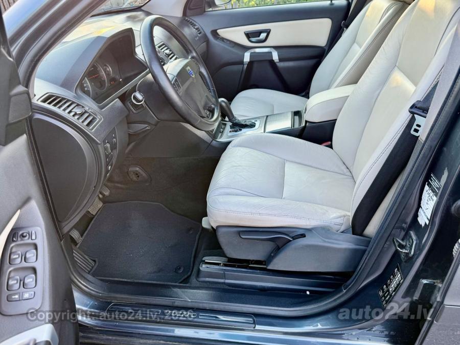 Pelēks Volvo XC90 2008 Tallina, ar dzinēja tilpumu 2.40 L un nobraukumu 298 tūkst. km par 4990 €, foto 11 vietnē AUTOMOTO.COM.LV