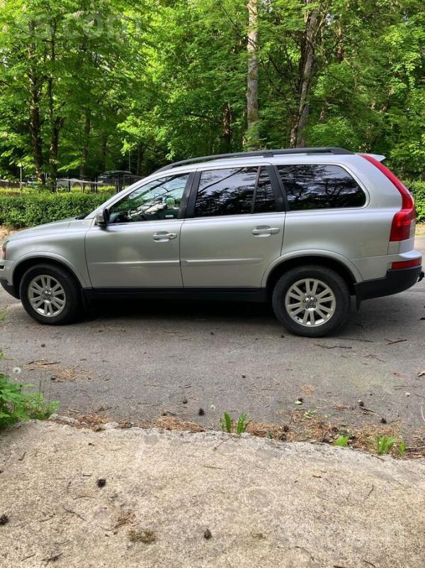 Pelēks Volvo XC90 2008 Ogre, ar dzinēja tilpumu 2.40 L un nobraukumu 386 tūkst. km par 5100 €, foto 1 vietnē AUTOMOTO.COM.LV