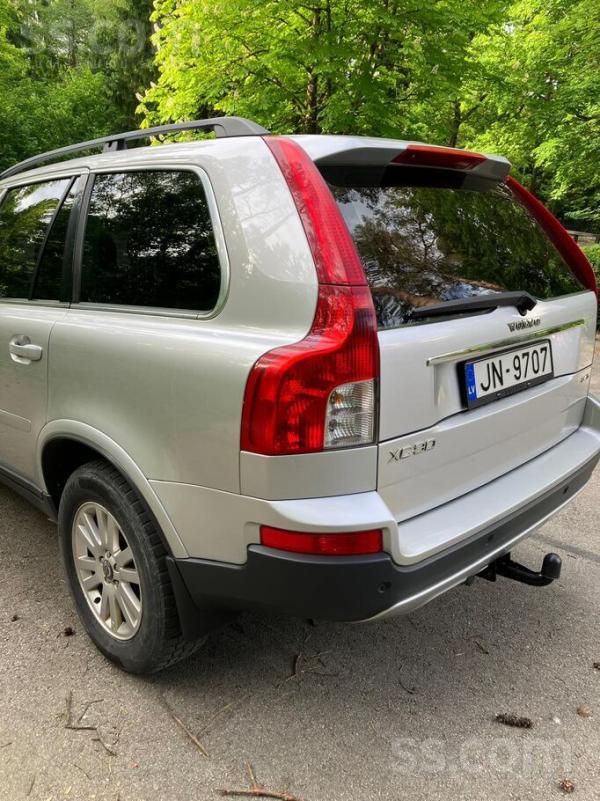 Pelēks Volvo XC90 2008 Ogre, ar dzinēja tilpumu 2.40 L un nobraukumu 386 tūkst. km par 5100 €, foto 3 vietnē AUTOMOTO.COM.LV