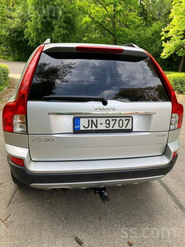 Grey Volvo XC90 2008 in Ogre, with an engine capacity of 2.40 L and mileage of 386 thousand km for 5100 €, photo 4 on AUTOMOTO.COM.LV