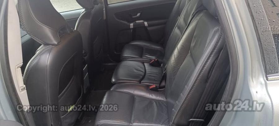 Grey Volvo XC90 2008 in Tartu, with an engine capacity of 2.40 L and mileage of 560 thousand km for 3950 €, photo 12 on AUTOMOTO.COM.LV