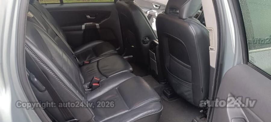 Grey Volvo XC90 2008 in Tartu, with an engine capacity of 2.40 L and mileage of 560 thousand km for 3950 €, photo 13 on AUTOMOTO.COM.LV