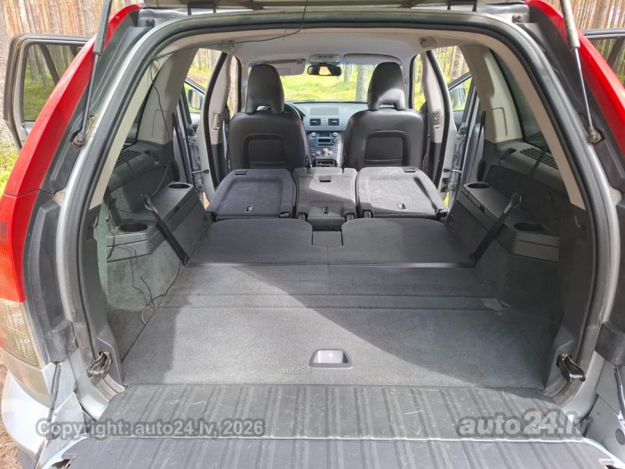 Grey Volvo XC90 2008 in Tartu, with an engine capacity of 2.40 L and mileage of 560 thousand km for 3950 €, photo 14 on AUTOMOTO.COM.LV