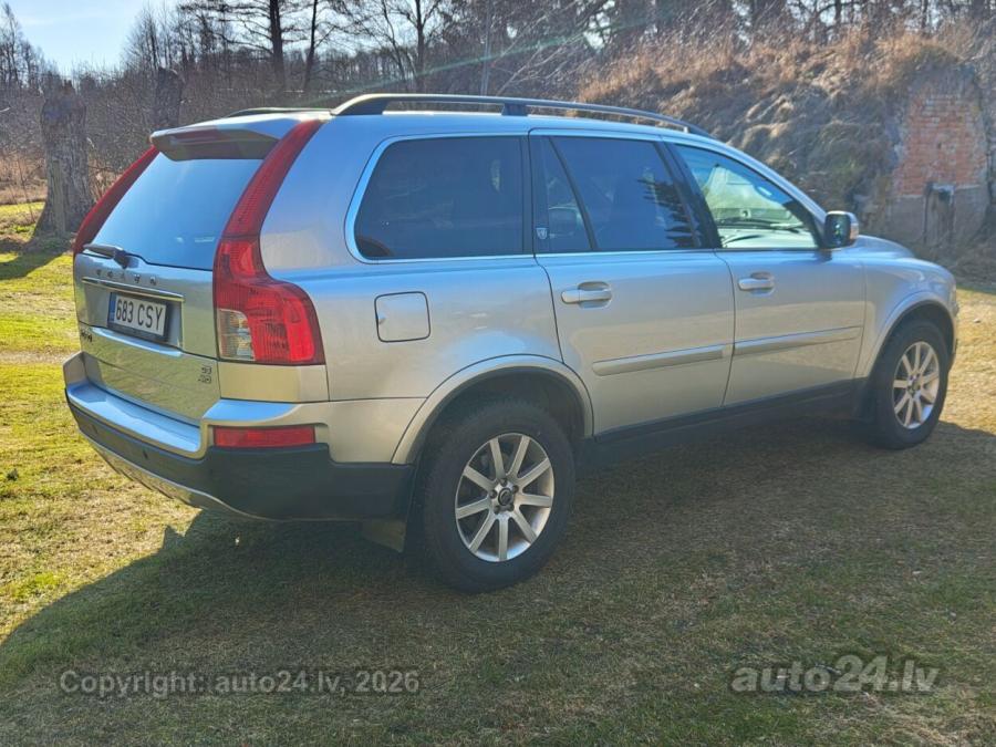 Grey Volvo XC90 2009 in Tallinn, with an engine capacity of 2.40 L and mileage of 273 thousand km for 7700 €, photo 9 on AUTOMOTO.COM.LV