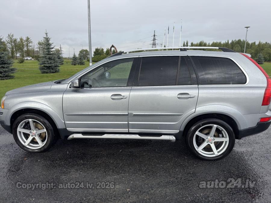 Grey Volvo XC90 2009 in Tallinn, with an engine capacity of 2.40 L and mileage of 277 thousand km for 11500 €, photo 4 on AUTOMOTO.COM.LV