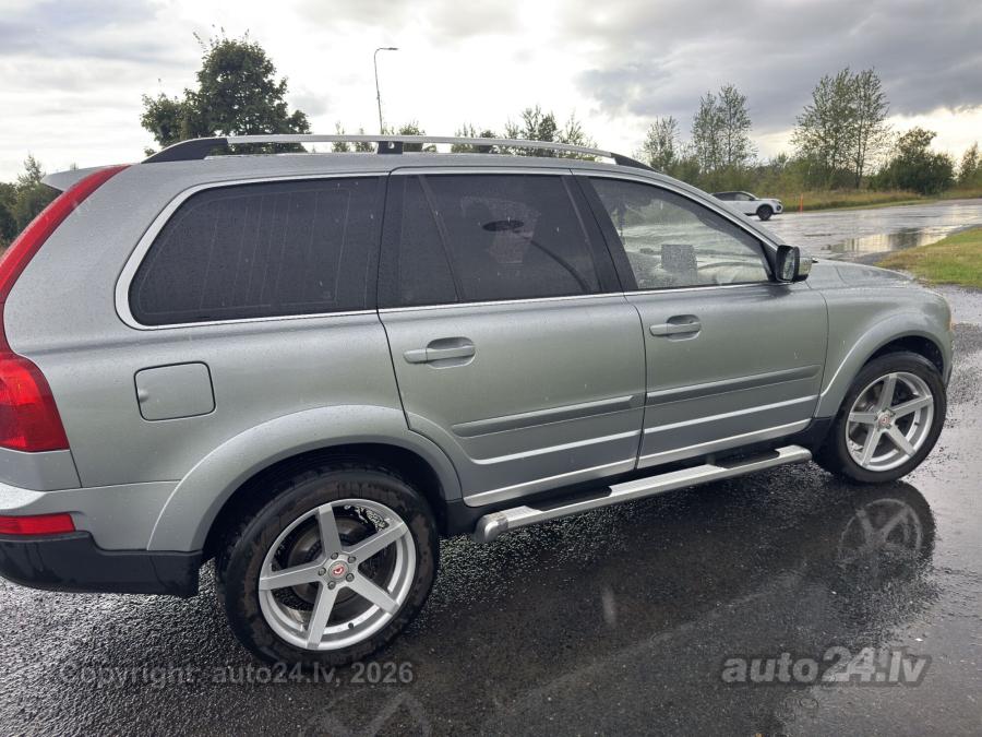 Grey Volvo XC90 2009 in Tallinn, with an engine capacity of 2.40 L and mileage of 277 thousand km for 11500 €, photo 5 on AUTOMOTO.COM.LV