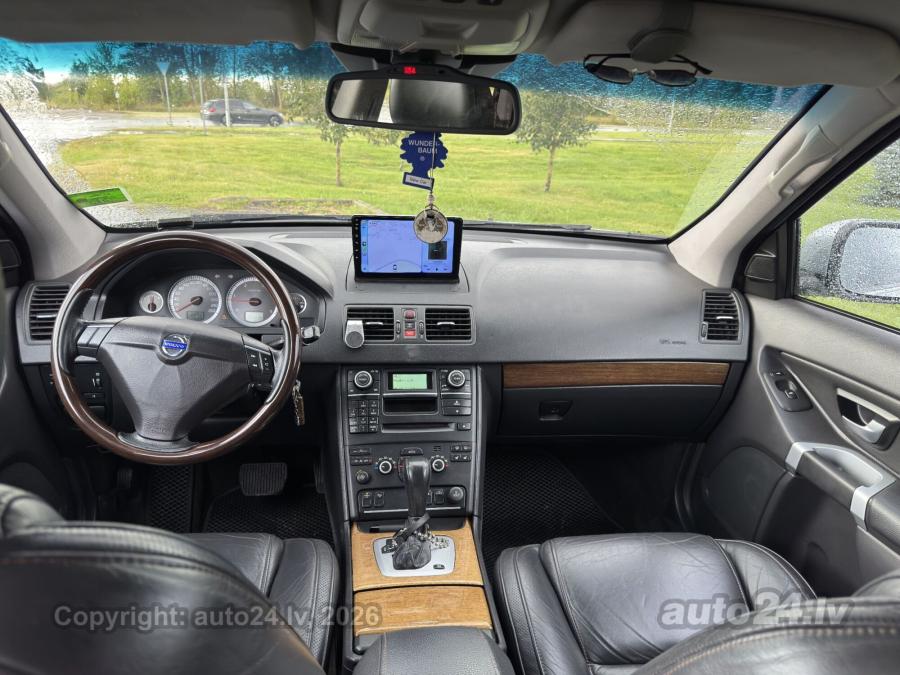 Grey Volvo XC90 2009 in Tallinn, with an engine capacity of 2.40 L and mileage of 277 thousand km for 11500 €, photo 9 on AUTOMOTO.COM.LV