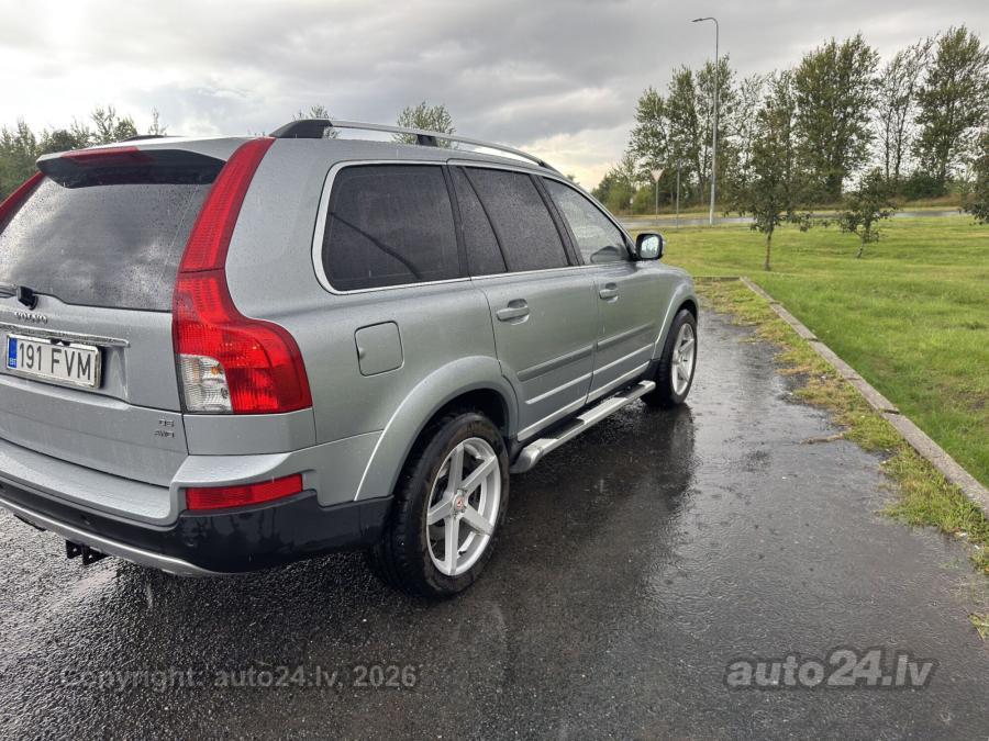 Grey Volvo XC90 2009 in Tallinn, with an engine capacity of 2.40 L and mileage of 277 thousand km for 11500 €, photo 12 on AUTOMOTO.COM.LV