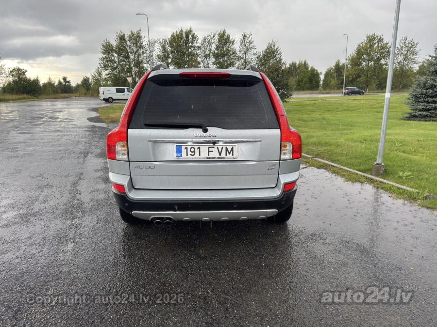 Grey Volvo XC90 2009 in Tallinn, with an engine capacity of 2.40 L and mileage of 277 thousand km for 11500 €, photo 13 on AUTOMOTO.COM.LV
