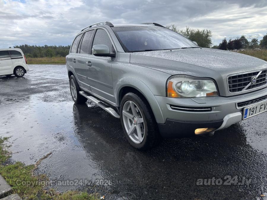 Grey Volvo XC90 2009 in Tallinn, with an engine capacity of 2.40 L and mileage of 277 thousand km for 11500 €, photo 14 on AUTOMOTO.COM.LV
